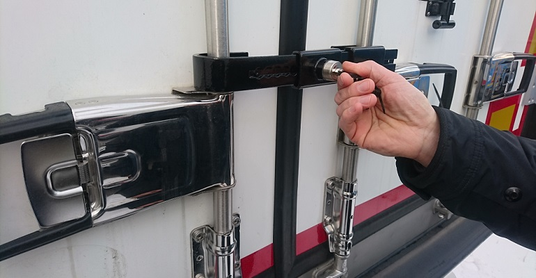 Tarrant International securing reefer loads with FridgeLock | Trailer ...