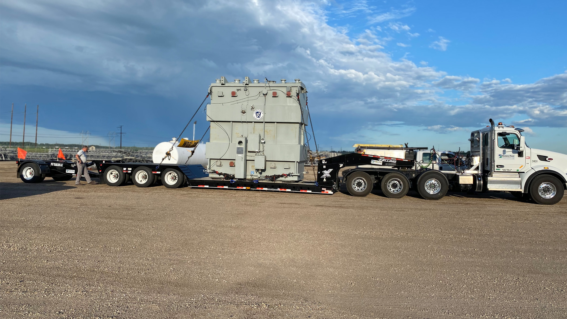 Felling builds transformer transporter for Minnkota co-op | Trailer ...