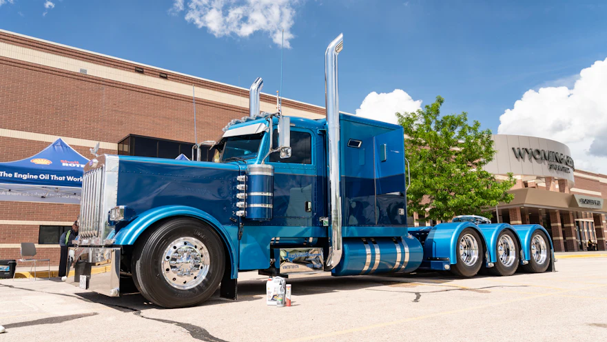 Peterbilt 379